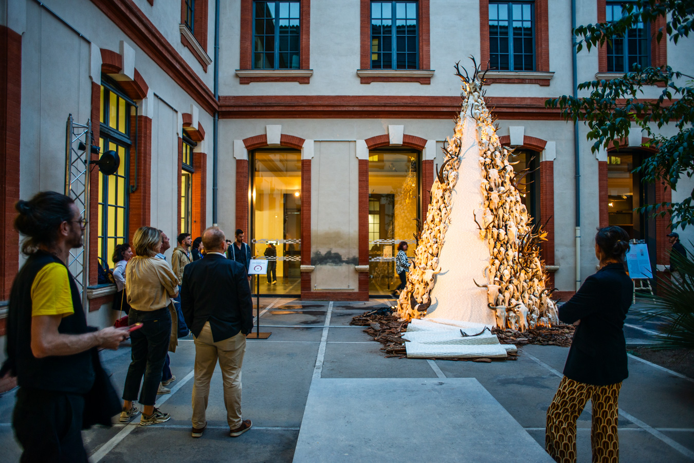 Innovative and sustainable lighting equipment made in Scotland.